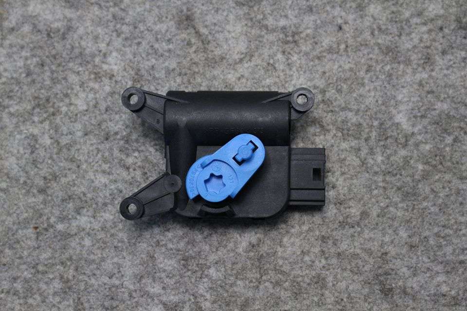 VW Audi Seat Stellmotor Defrosterklappe Stellelement Heizung Klima ...