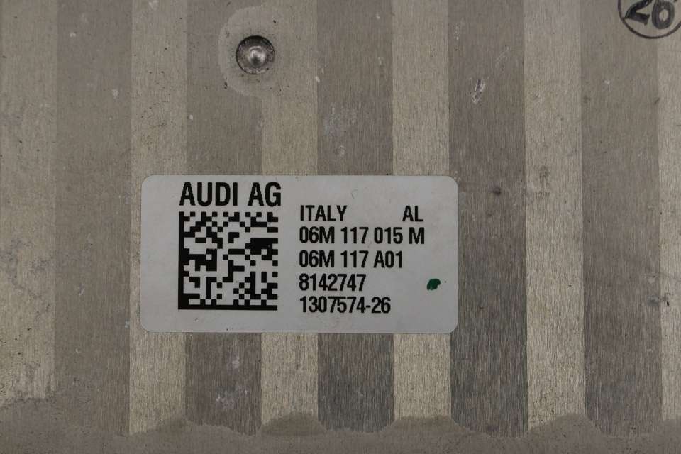 Org Audi A4 8W A7 4K A8 4N Ölkühler 06M117015M Kühler Öl oil cooler 3.0 ...