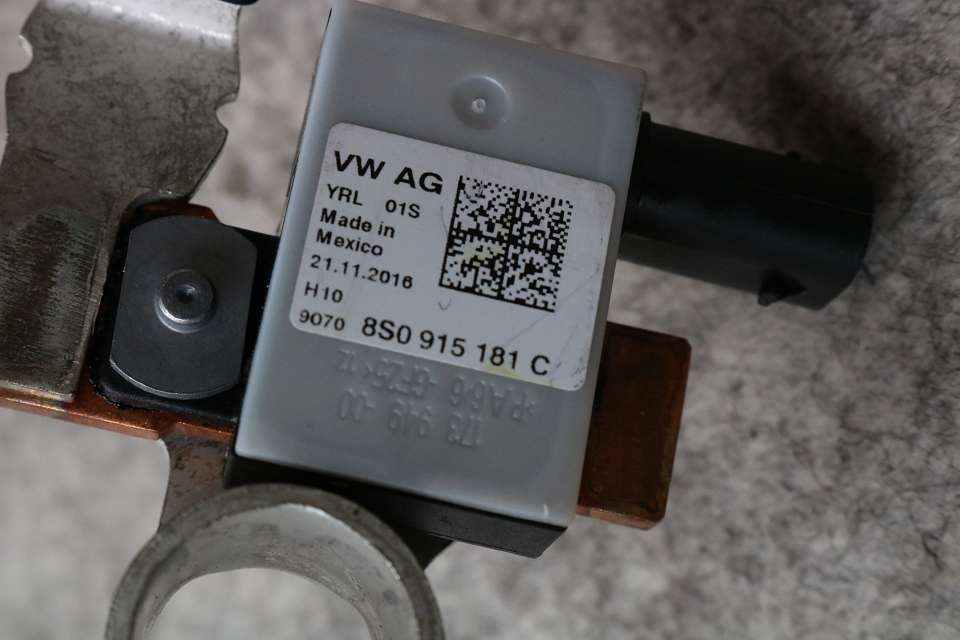 Org Audi A5 F5 A4 8W Steuergerät 8S0915181C Batterieüberwachung control ...