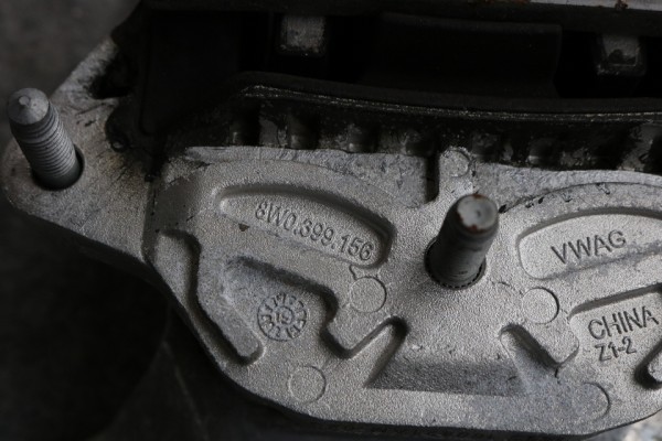 Original Audi A8 4N Getriebelager 8W0399156AM Halter Lagerung gearbox ...