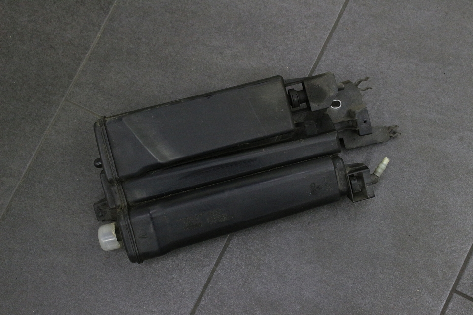 Audi A3 8V VW Seat Skoda Aktivkohlebehälter 5Q0201801 Aktivkohlefilter ...