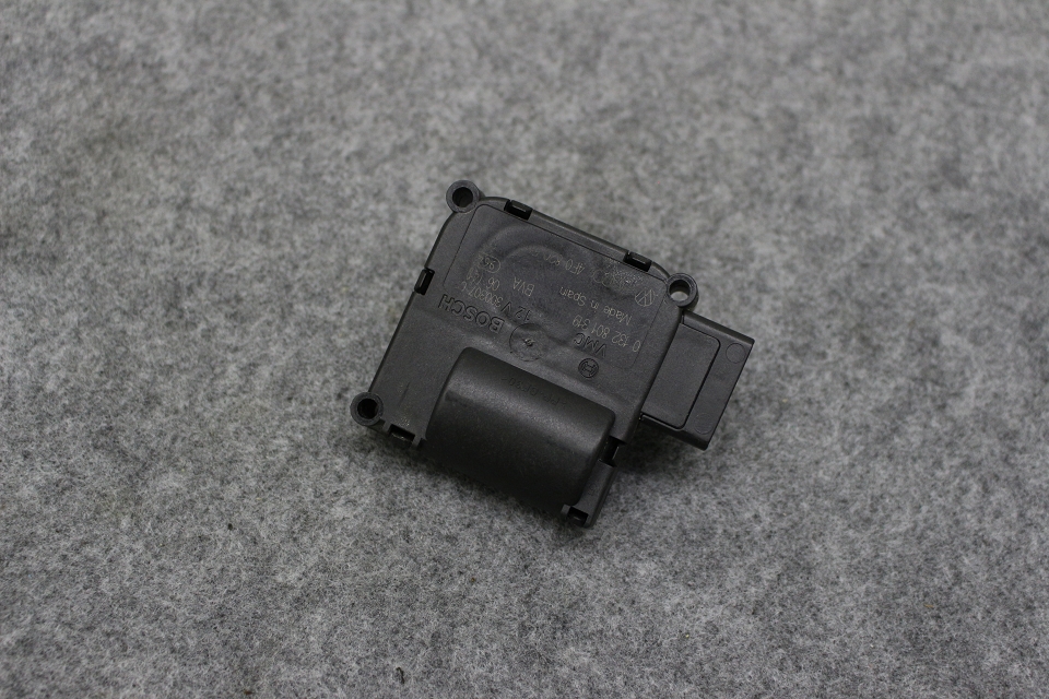 Original Audi A6 4F Q7 4L VW Touareg Stellmotor 4F0820511B Ausströmer ...