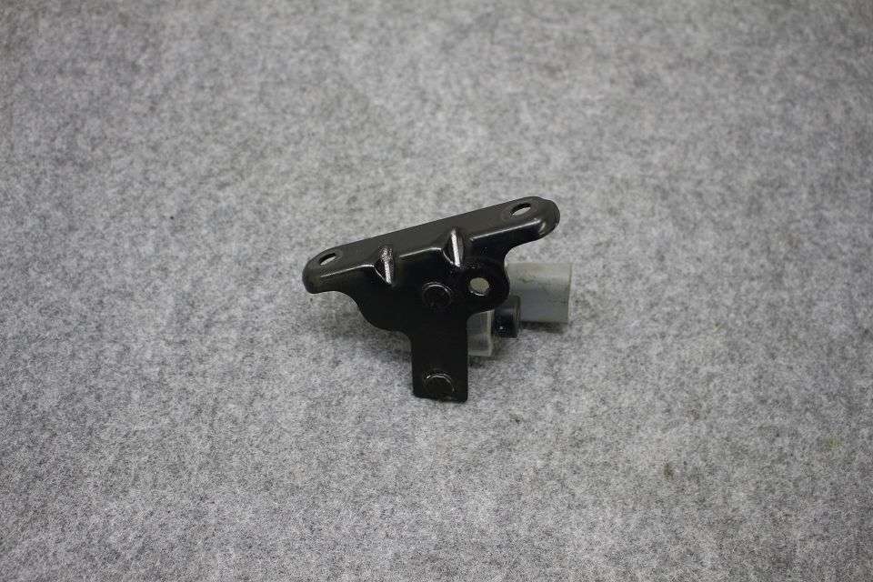 Audi R8 42 V10 Magnetventil 079906283B Halterung 07L131157D Unterdruck ...